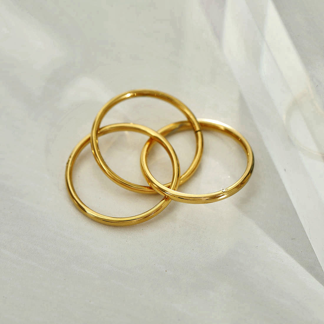 ESTELLA: Triple Banded Interconnected Stack Ring in Gold – こんにちはマート ...